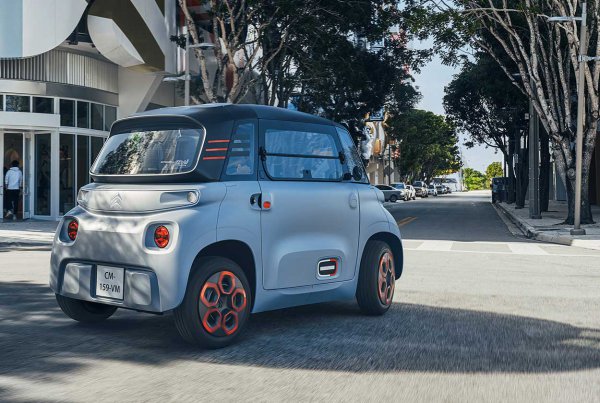 101年目のシトロエン、AMIを二人乗りEVで復活!! 新時代モビリティへ - 自動車情報誌「ベストカー」