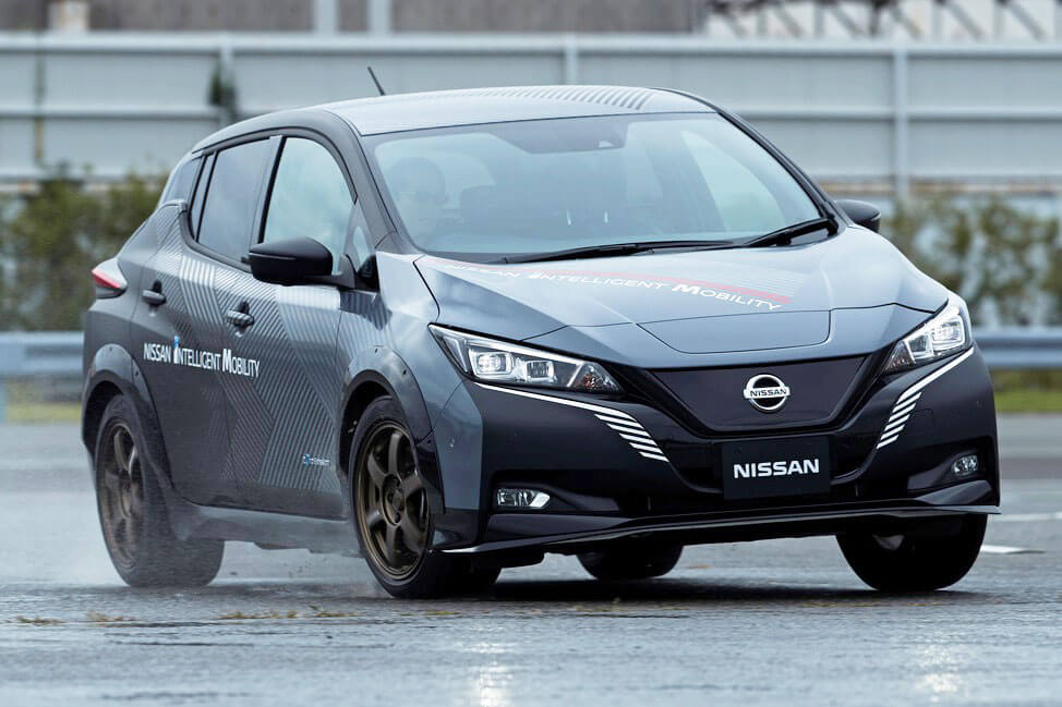 新型エクストレイルはe-POWER＆PHEV搭載!? 日本仕様の展望とSUV王者復活シナリオ - 自動車情報誌「ベストカー」