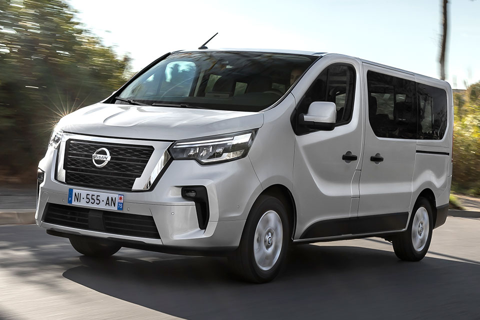 【画像ギャラリー】キャンプをイメージした写真もあり！ NV300コンビの画像をギャラリーで見る - 自動車情報誌「ベストカー」