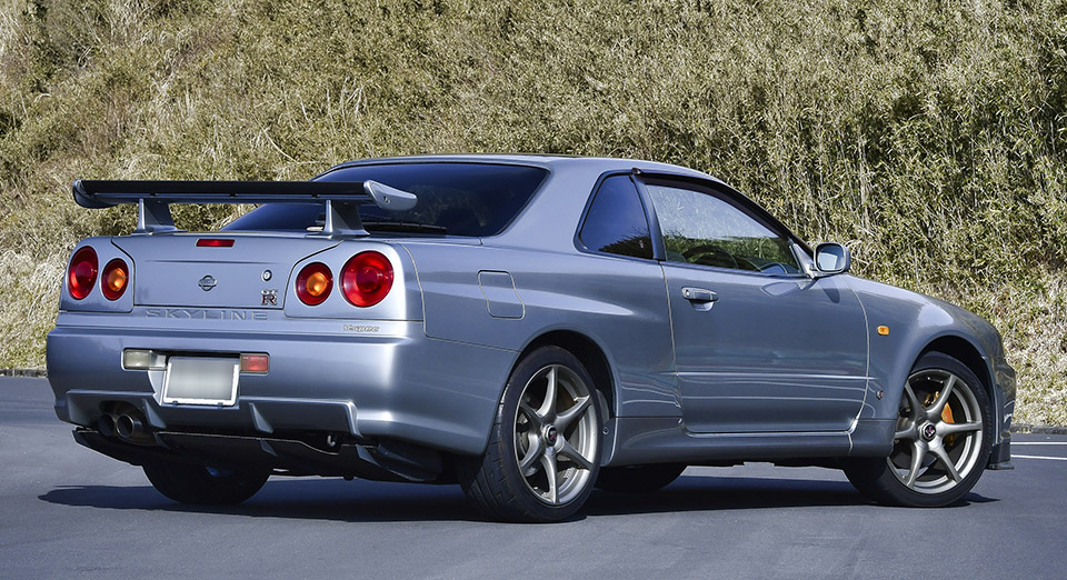 【画像ギャラリー】価格爆上がりでもはや雲の上の存在……国宝級の名車 R34型スカイラインGT-Rを見る - 自動車情報誌「ベストカー」