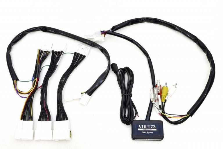 トヨタ純正ディスプレイオーディオにスマホやゲームなどの映像が表示できる！ データシステムVIK-T72/73 - 自動車情報誌「ベストカー」