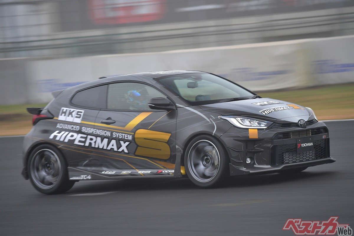 アドバンの伝統ここに極む!! 極秘テスト潜入で見えたAD09の懐の深さ - 自動車情報誌「ベストカー」