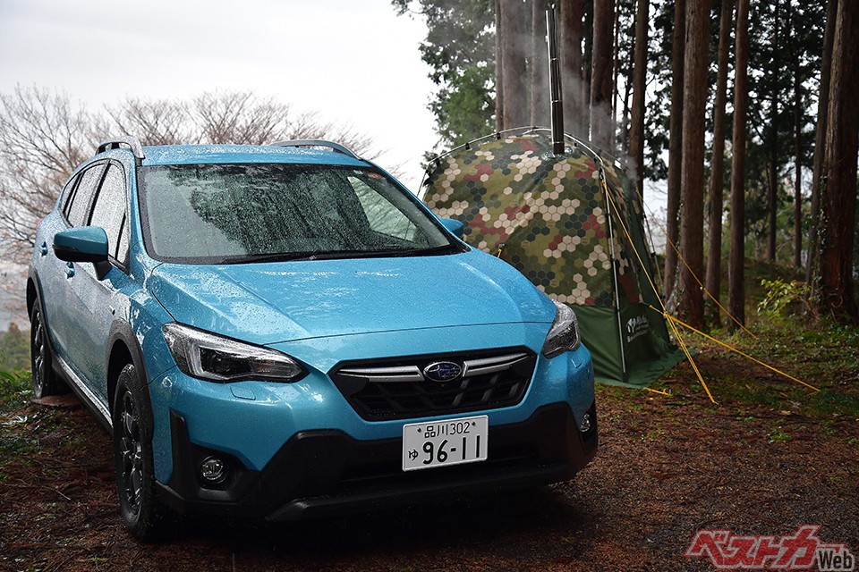 【画像ギャラリー】一部改良が行われたスバル XVを今泉あやさんとテントサウナを楽しみつつチェック!! - 自動車情報誌「ベストカー」