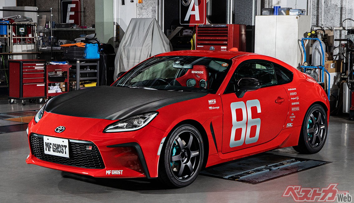 『MFゴースト』の世界観で実車チューニング!! 織戸学が「GR86MFGコンセプト」を徹底解説 - 自動車情報誌「ベストカー」