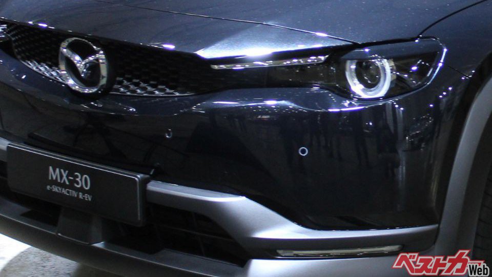 祝ロータリー復活!! 発電専用だけど…「絶対に諦めない」というメッセージあり!! マツダMX-30 R-EV国内初登場 - 自動車情報誌「ベストカー」