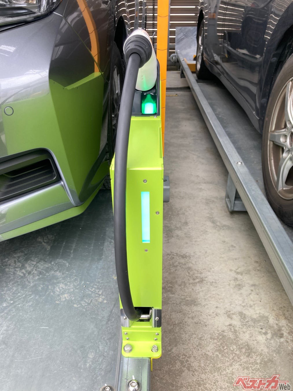 EV充電器サービスを手がけるユアスタンド、ニッパツパーキングシステムズの機械式駐車場にMode 3 EV充電器が設置可能に。遠隔制御でDR対応充電実現。 - 自動車情報誌「ベストカー」