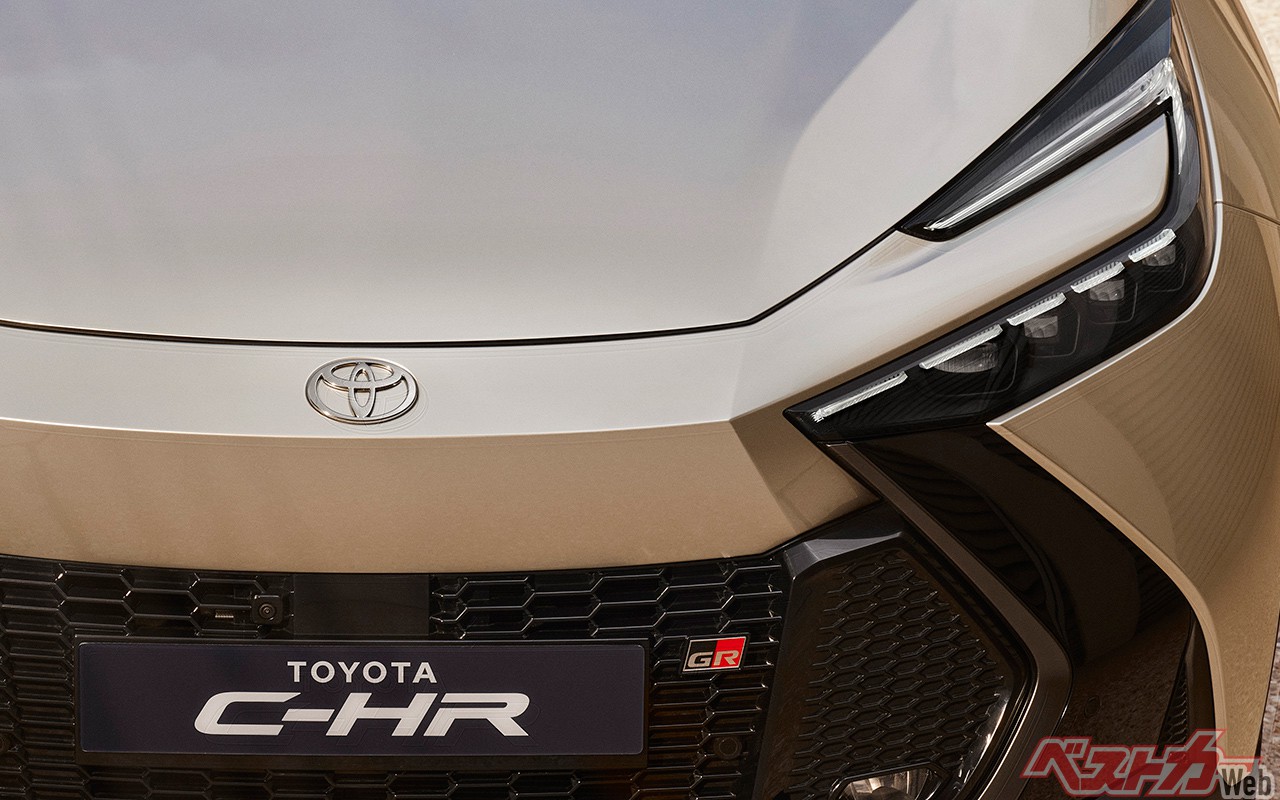 そ、そんなバカな……新型C-HR国内導入はなし!? ならば乗り換えるならLBXってマジ!? - 自動車情報誌「ベストカー」