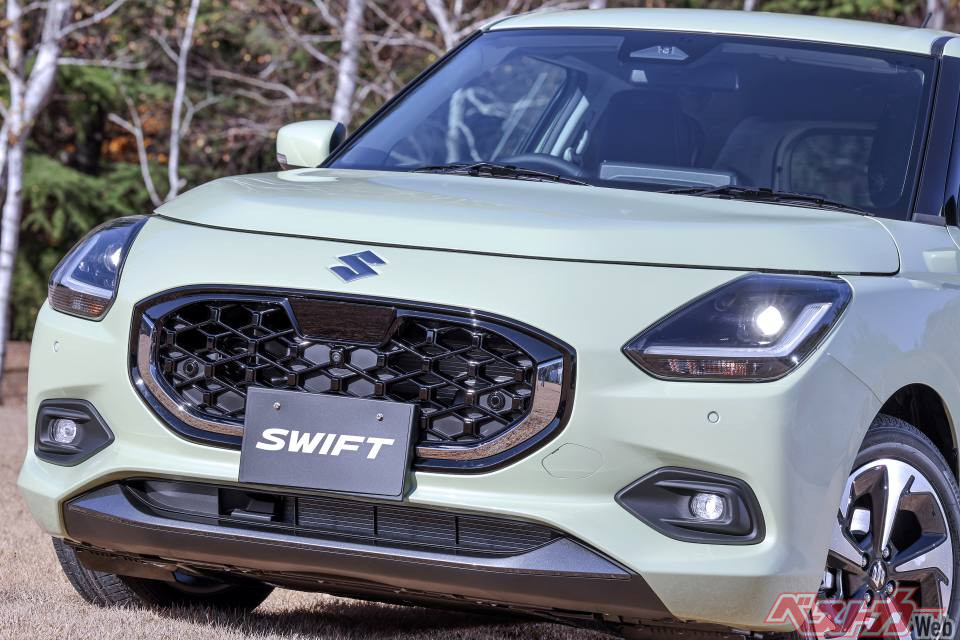 新開発エンジン以外もアツい!! 新型スイフトで初採用された装備が凄すぎんのよ!! - 自動車情報誌「ベストカー」