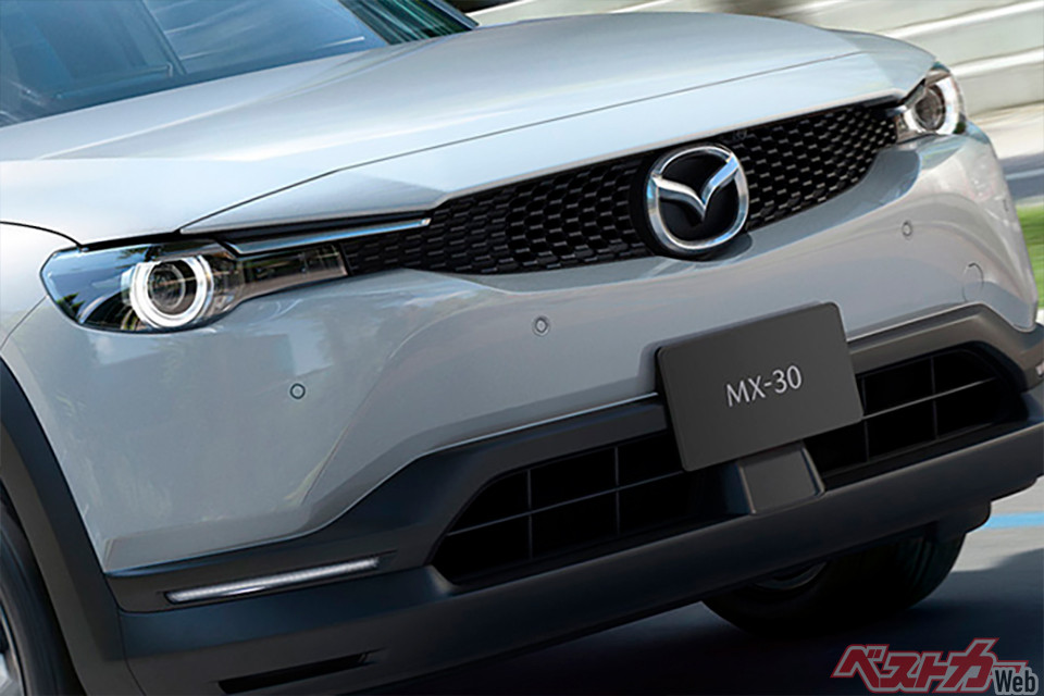 マツダの[観音開きSUV]が子連れにピッタリ!? パワーユニットはまさかの3種類!! 個性派すぎる[MX-30]とは - 自動車情報誌「ベストカー」