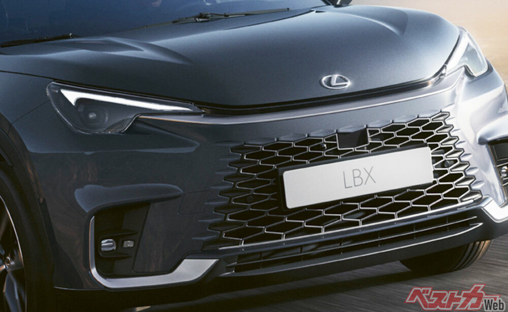 「新型レクサスLBX」420万円からのコンパクトSUV！性能・魅力・デザインを試乗レポート - 自動車情報誌「ベストカー」