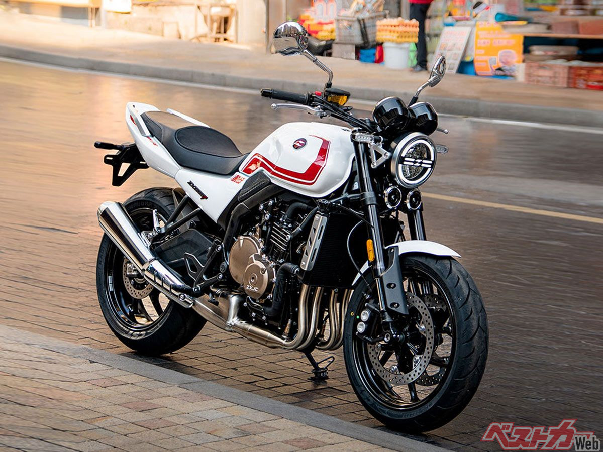 【緊急入電】 ええっ？！ 新型CB400SFがまさかのポロリ？ いいえ私はゴヒャクです！ - 自動車情報誌「ベストカー」