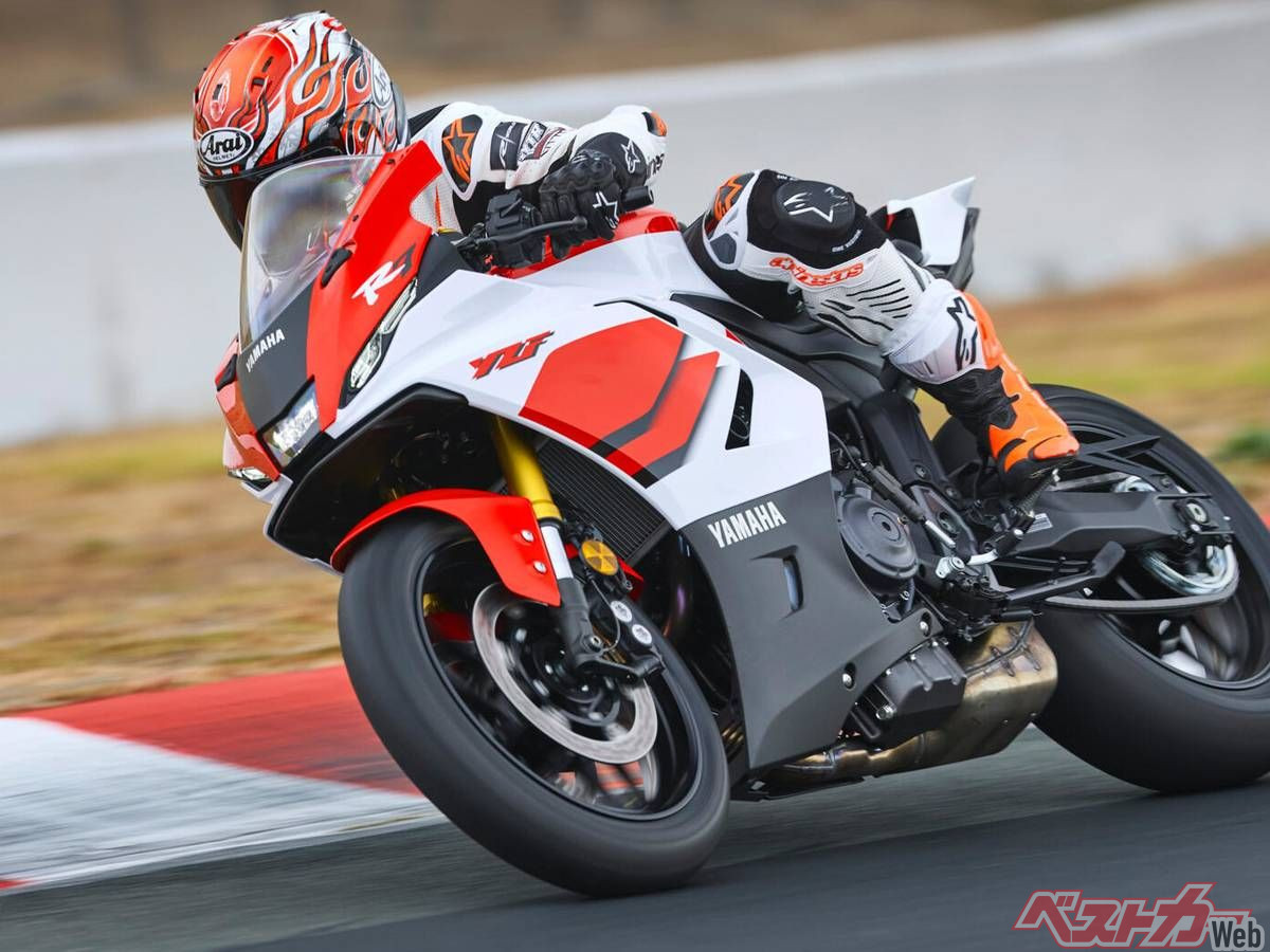 2026年新型「YZF-R7」は電スロ&6軸IMU搭載して超パワーアップ！ 70周年記念カラーも登場だ - 自動車情報誌「ベストカー」