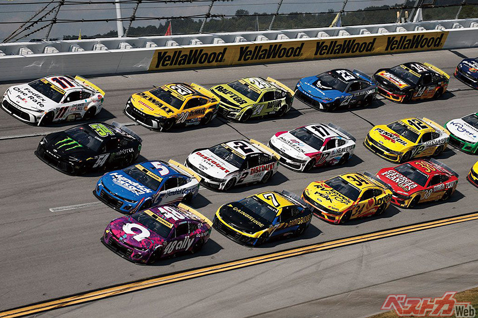 日本では定着してないけど……アメリカ人を熱狂させる「NASCAR」を徹底解説!! - 自動車情報誌「ベストカー」
