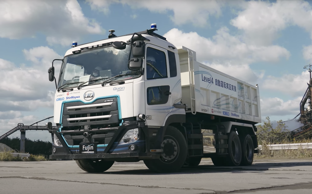 荷降ろしも自動化!! UDトラックスと神戸製鋼所がレベル4自動運転トラックの実証実験を実施 - トラック総合情報誌「フルロード」公式WEBサイト