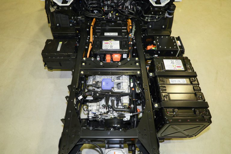 いすゞエルフEVに初搭載!! ZFの小型商用車向け電動ドライブが量産体制へ! - トラック総合情報誌「フルロード」公式WEBサイト